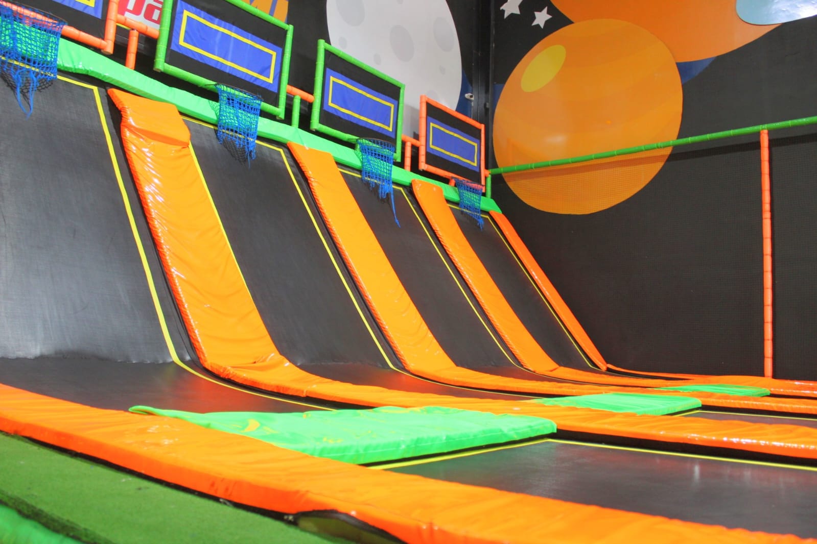 Space Jump - Parque de Trampolines